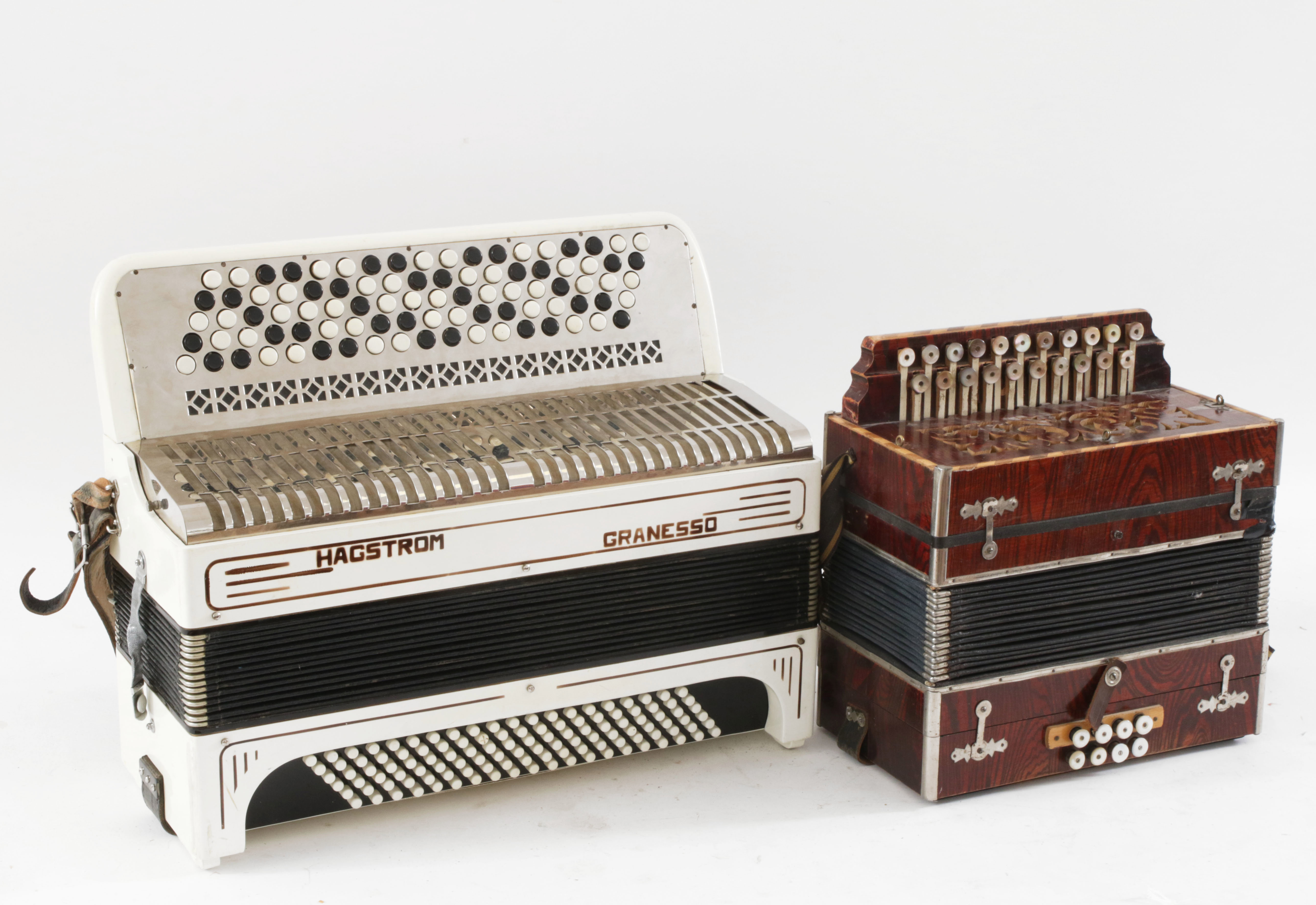 Dragspel 2st | Auktion