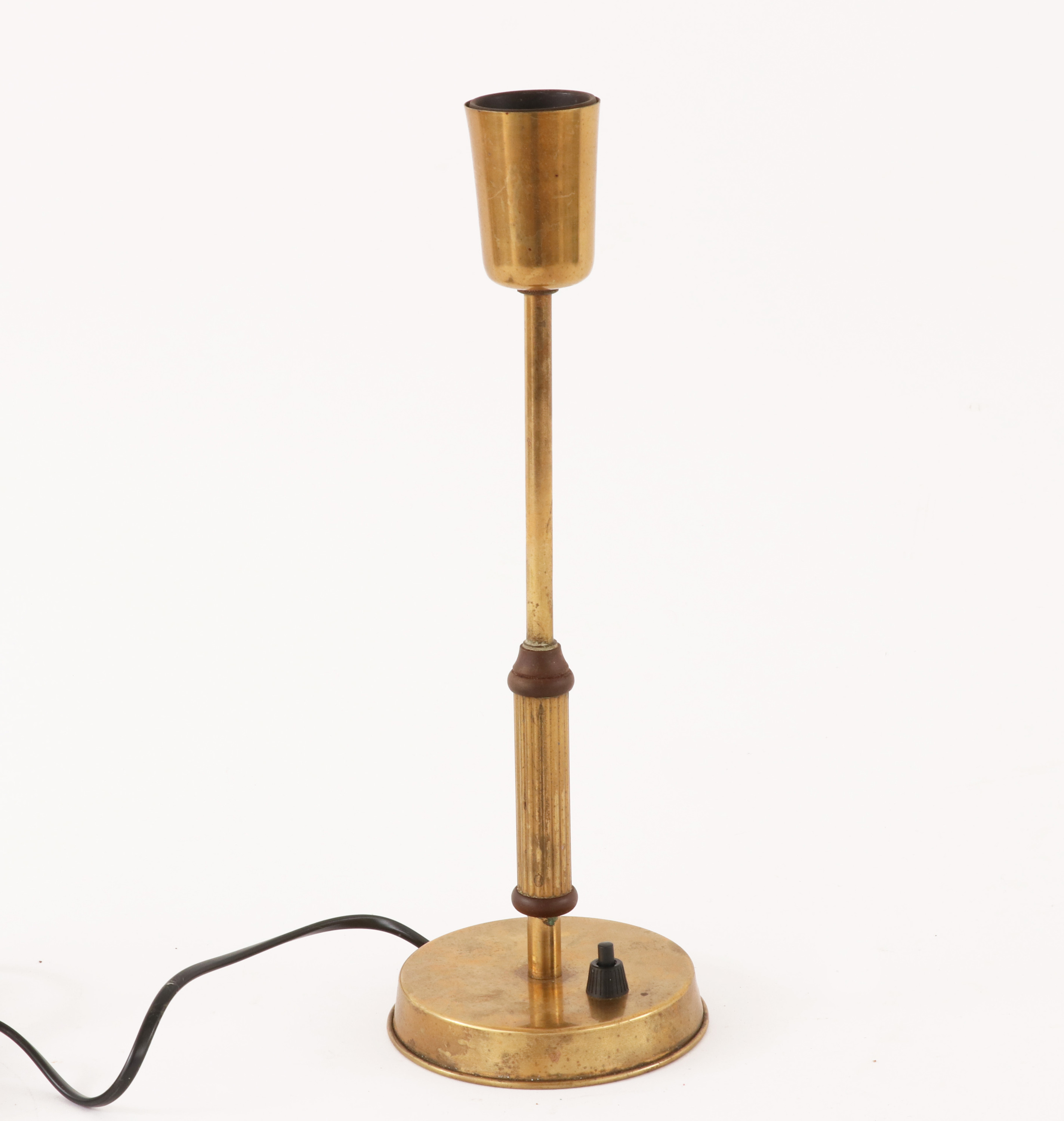 Bordslampa VMI, omkring 1900-talets mitt | Auktion